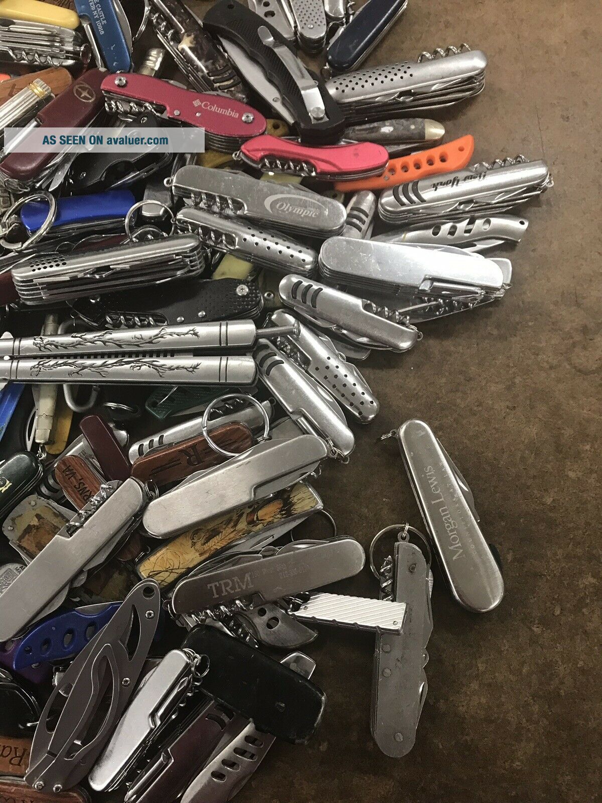 TSA Confiscated Knives Over 27 Ibs Of Knives In Various Sizes. Please ...