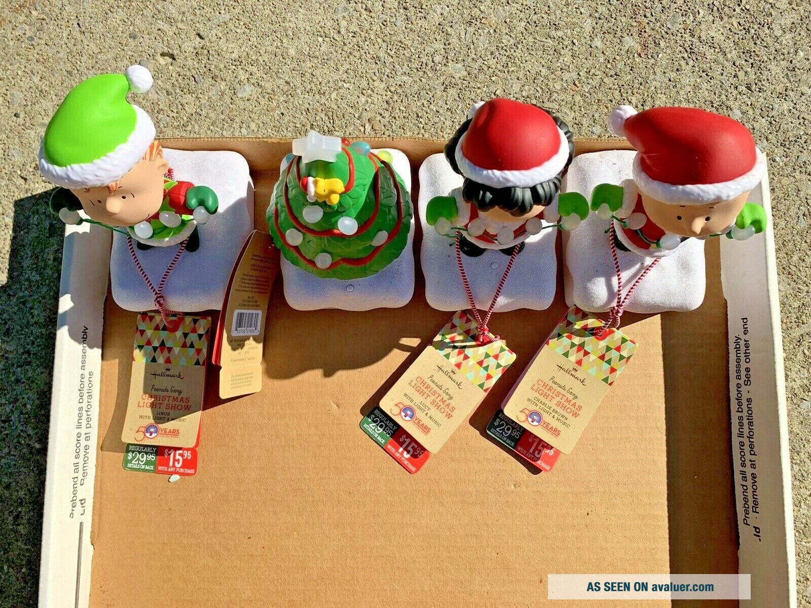 Hallmark Charlie Brown Christmas Light Show - Missing Snoopy | #3284503