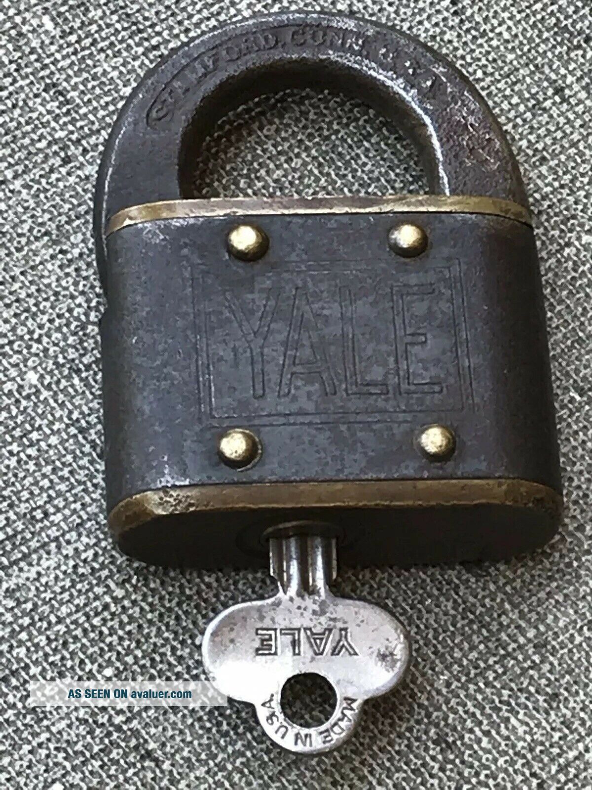 2 Vintage Yale & Towne Pad Locks With Keyes That Work Both Locks | #3284201