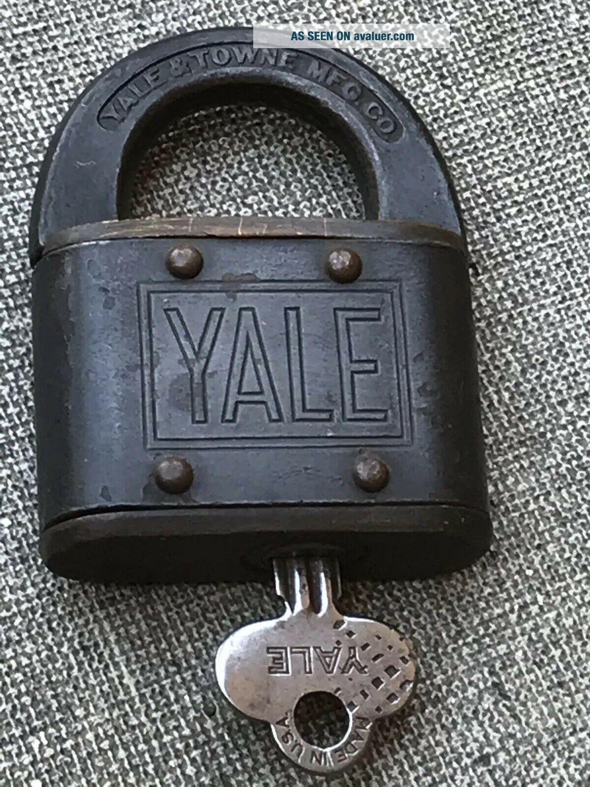 2 Vintage Yale & Towne Pad Locks With Keyes That Work Both Locks | #3284201