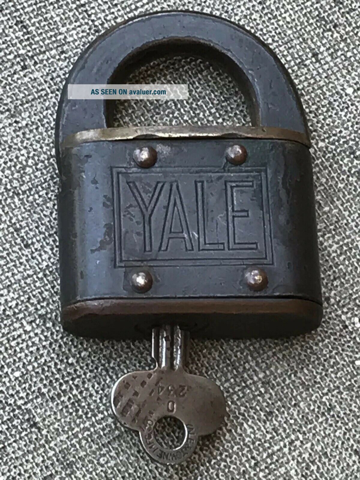 2 Vintage Yale & Towne Pad Locks With Keyes That Work Both Locks | #3284201