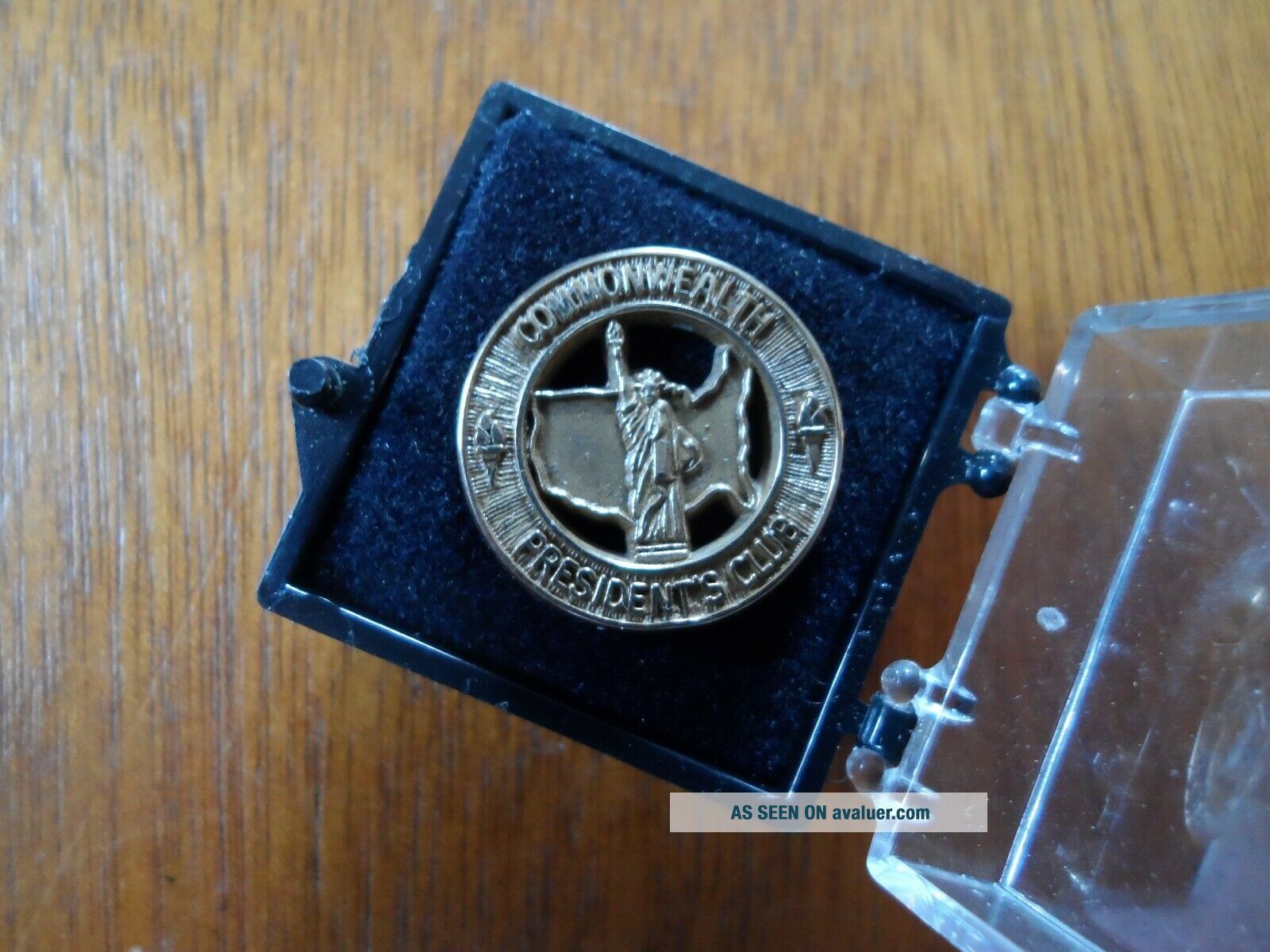 Commonwealth Presidents Club Lapel Pin 10K | #3352300