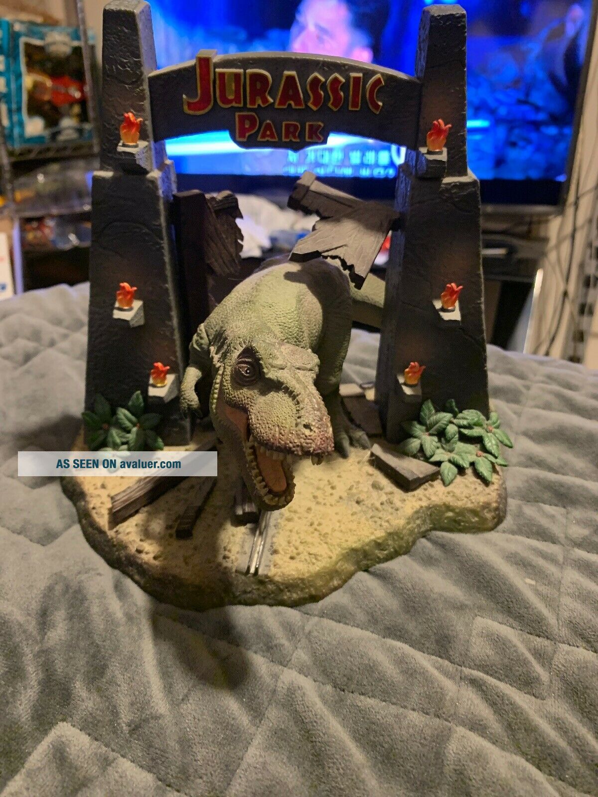 Jurassic Park T Rex Statue | #3552439