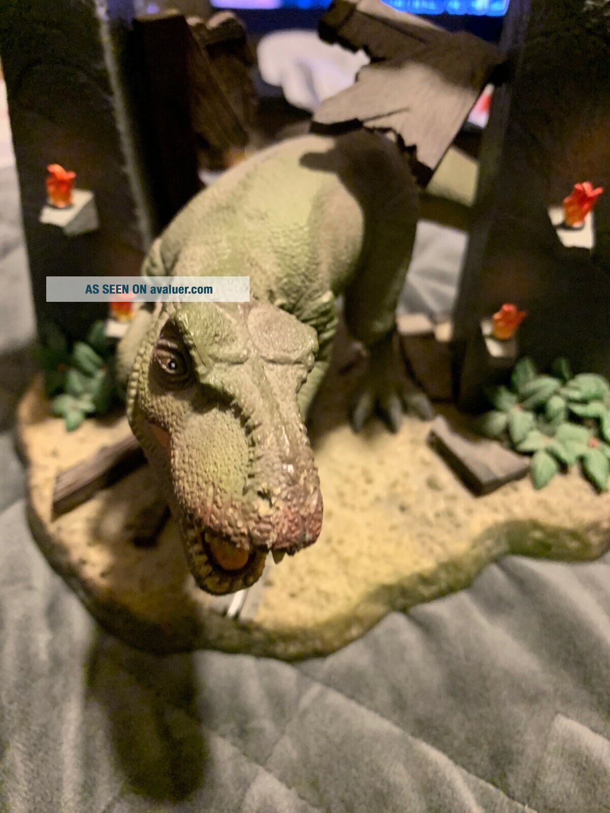 Jurassic Park T Rex Statue | #3552439