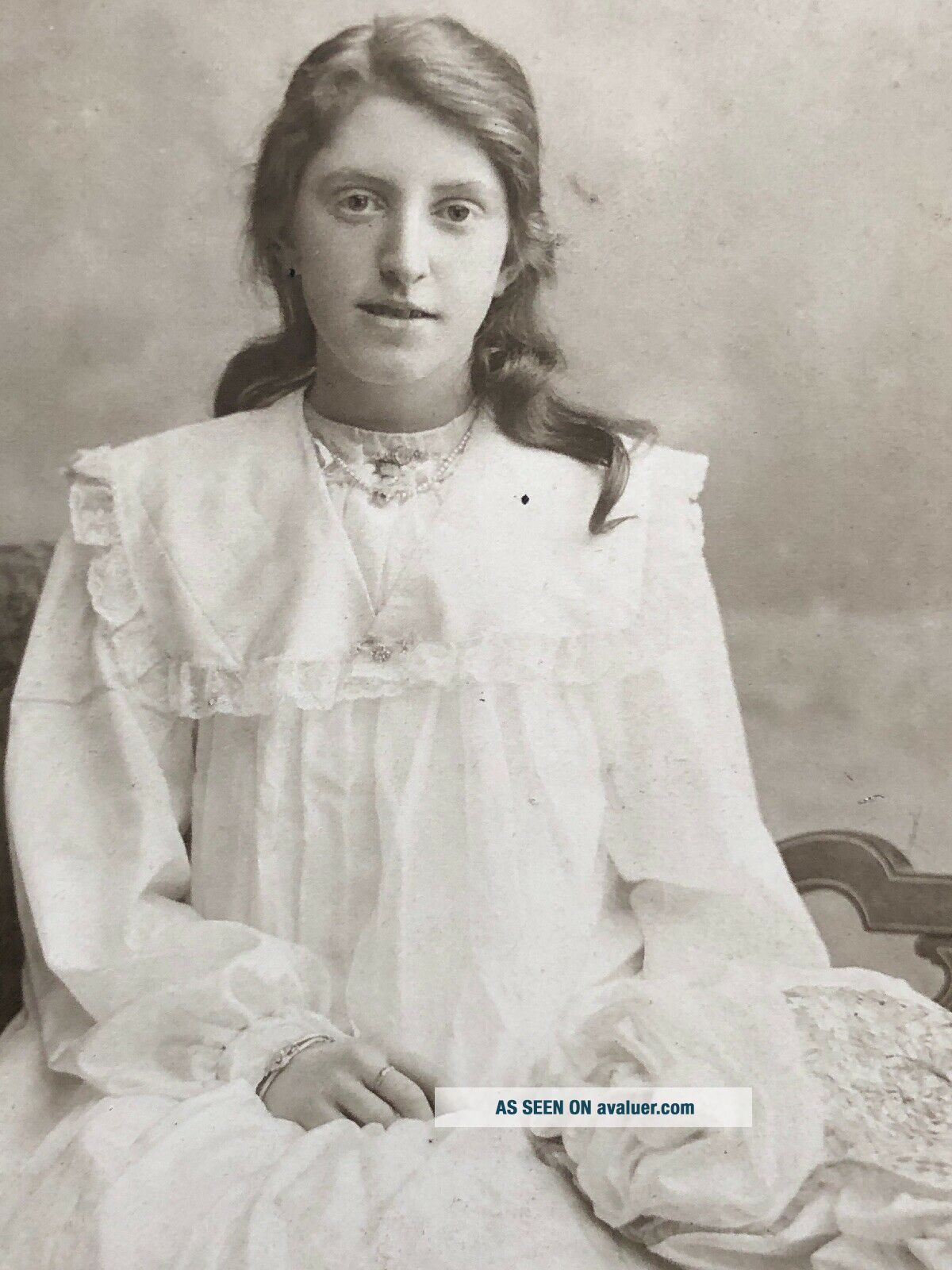 Victorian Photo: Cabinet Card: Young Lady White Lace: Wills: Cardiff ...