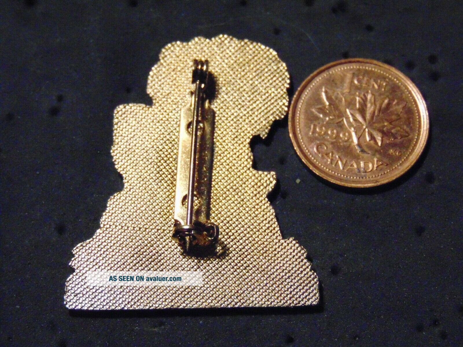 Claresholm Alberta Canada Curling Club Pin Lapel | #3641623