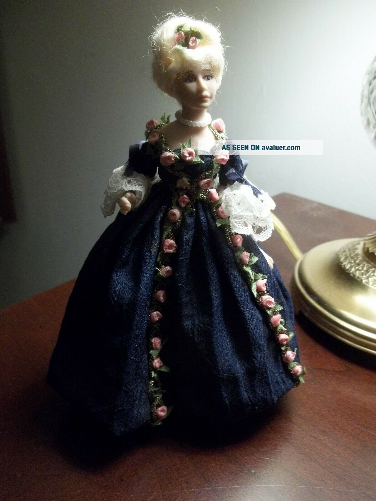 Victorian Lady Artist 1:12 Dollhouse MINIATURE Woman | #3667130