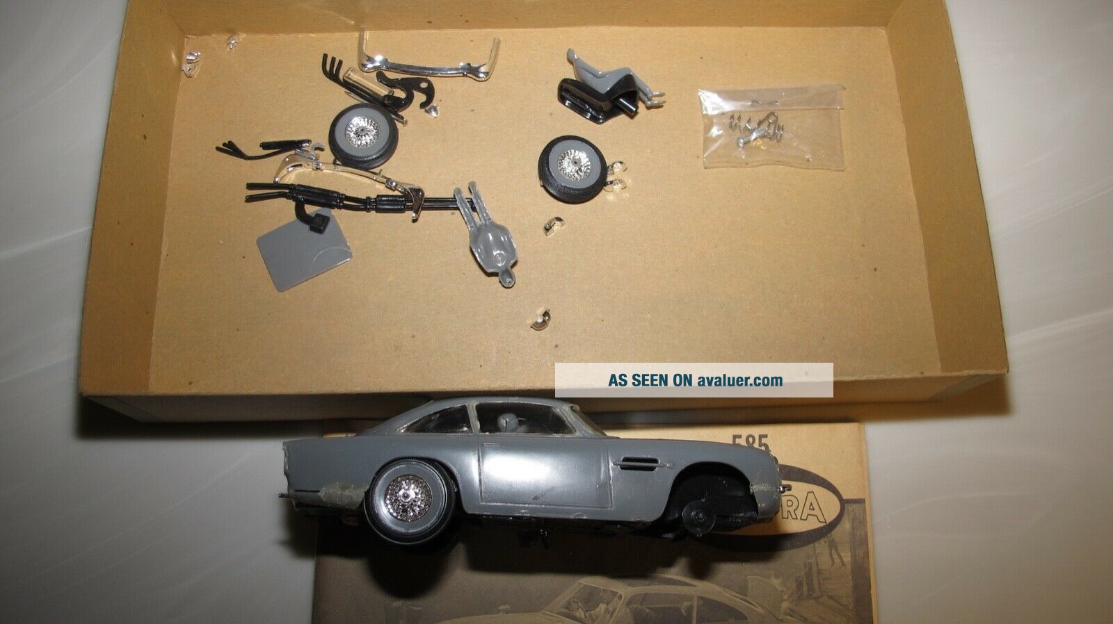 Aston - Martin Spy Car Model Kit | #3750380