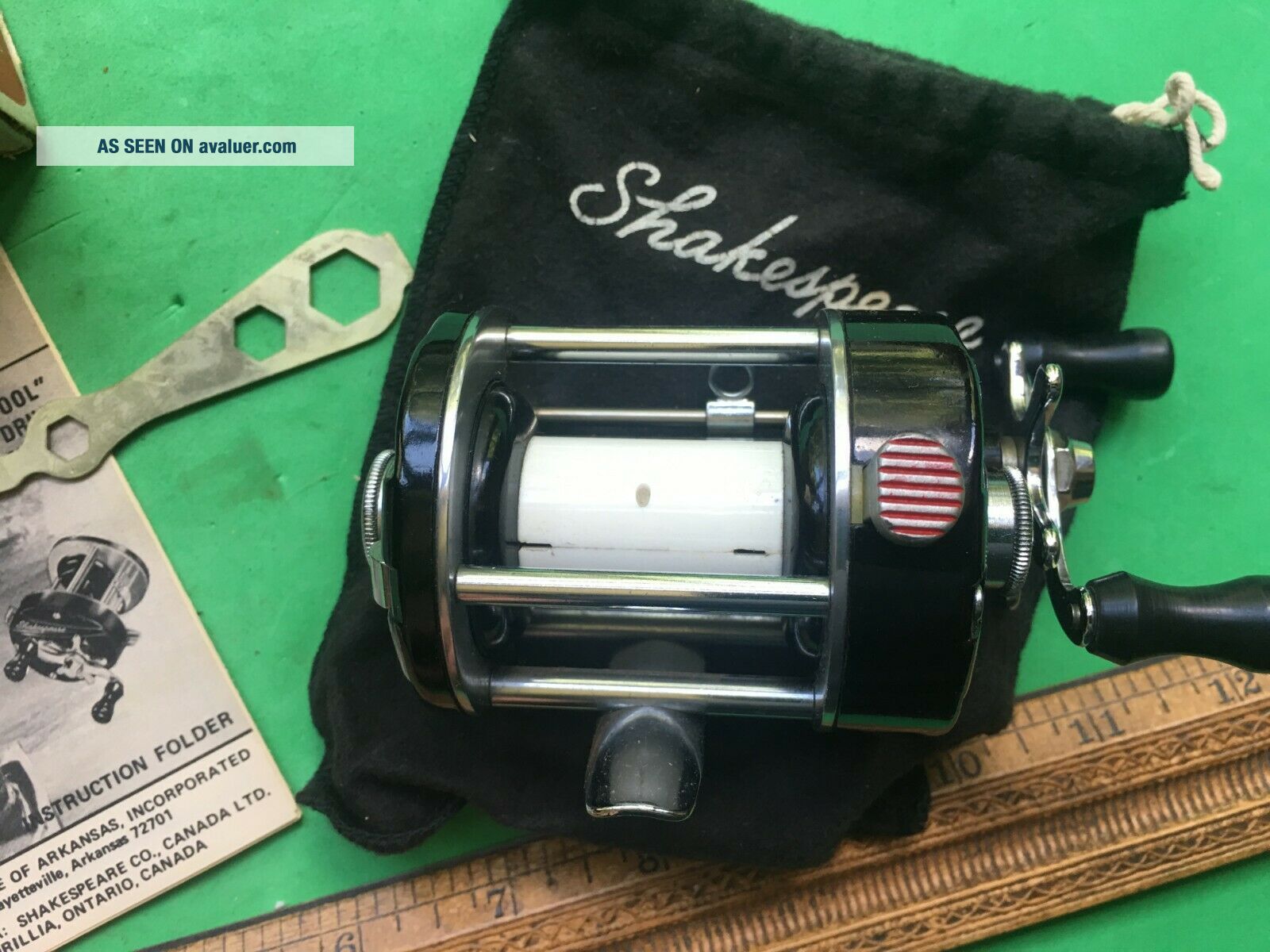 Vintage Shakespeare NO. 1969 Model EB Baitcasting Reel USA Bag Box Tool ...
