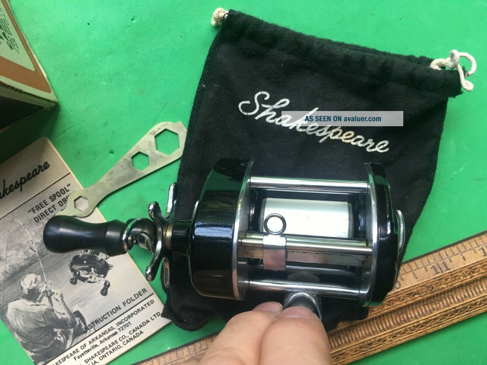Vintage Shakespeare NO. 1969 Model EB Baitcasting Reel USA Bag Box Tool ...