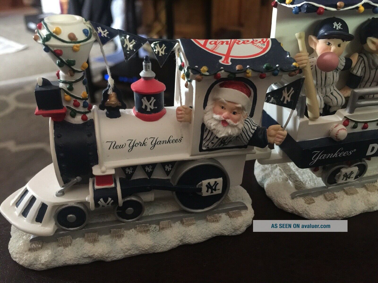 Danbury The York Yankees Christmas Express Train Set. Not. | #4130366