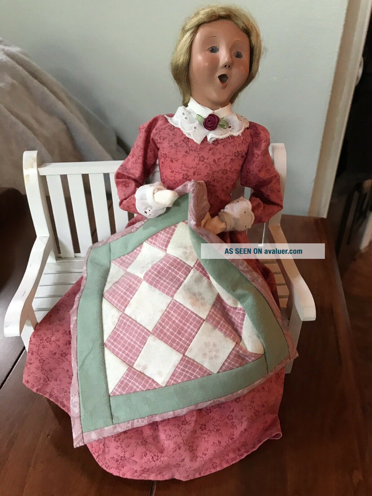 Byers Choice Caroler Woman On Bench With Quilt Winterthur | #4192354