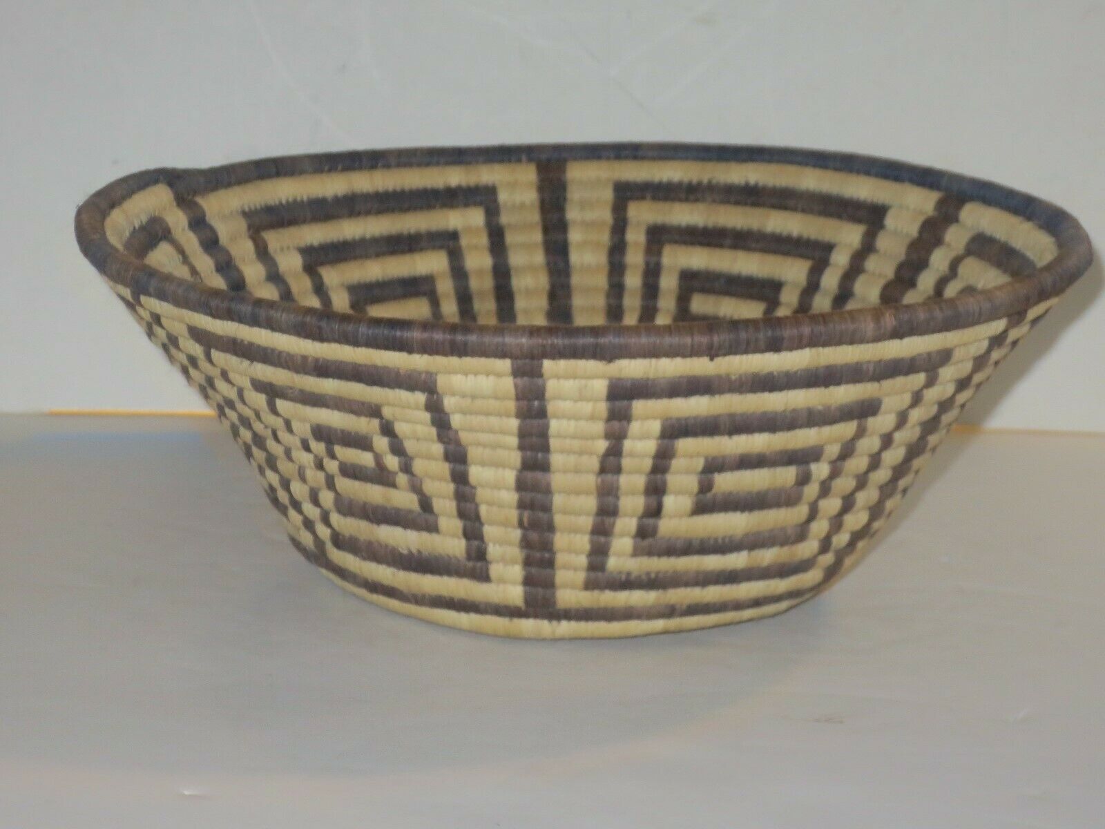 Vintage Southwest Native American Indian Design Hand Woven Basket ...