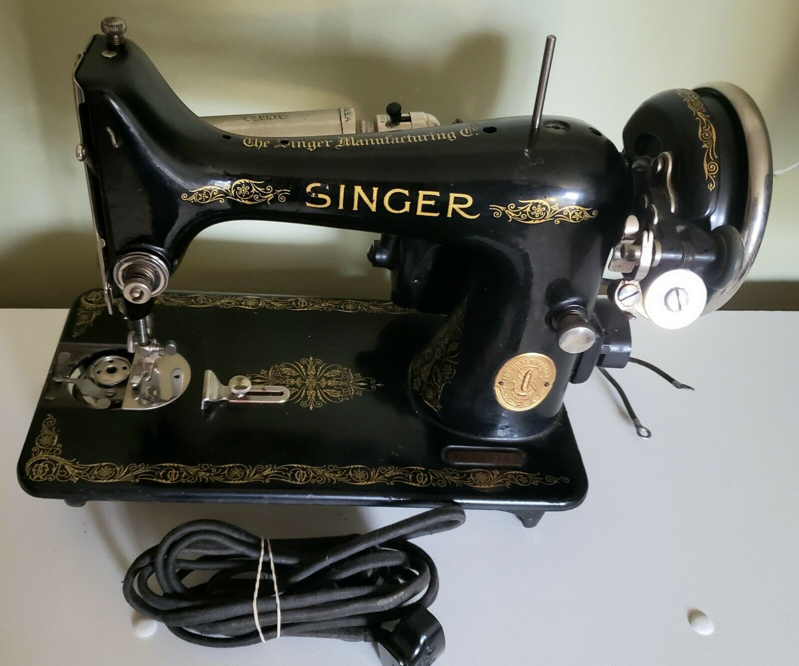 1929 Vintage Singer Model 99 Sewing Machine And. | #19262276