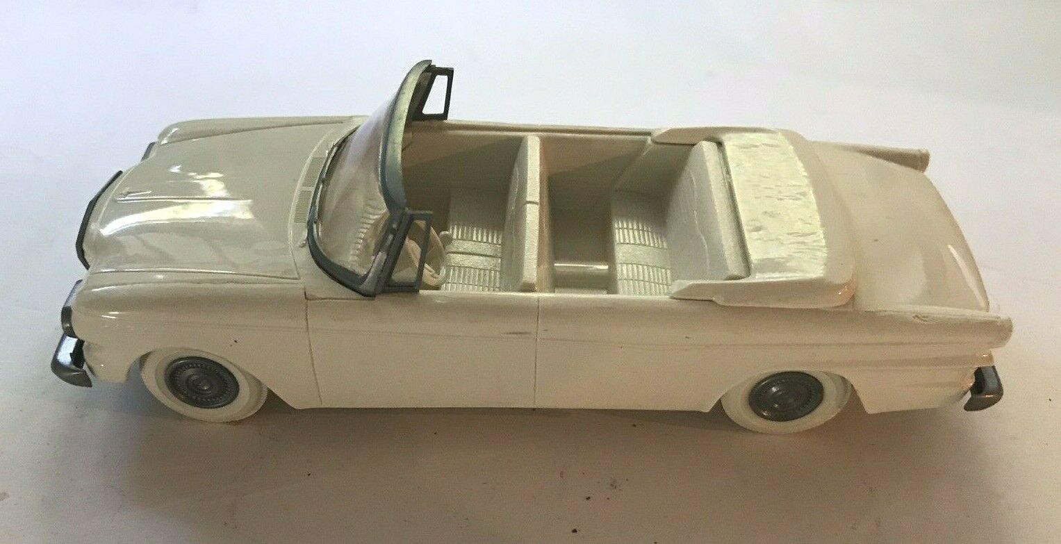 VINTAGE MODEL CAR KIT 1962 STUDEBAKER LARK - BY HAWK - 1/32 SCALE ...