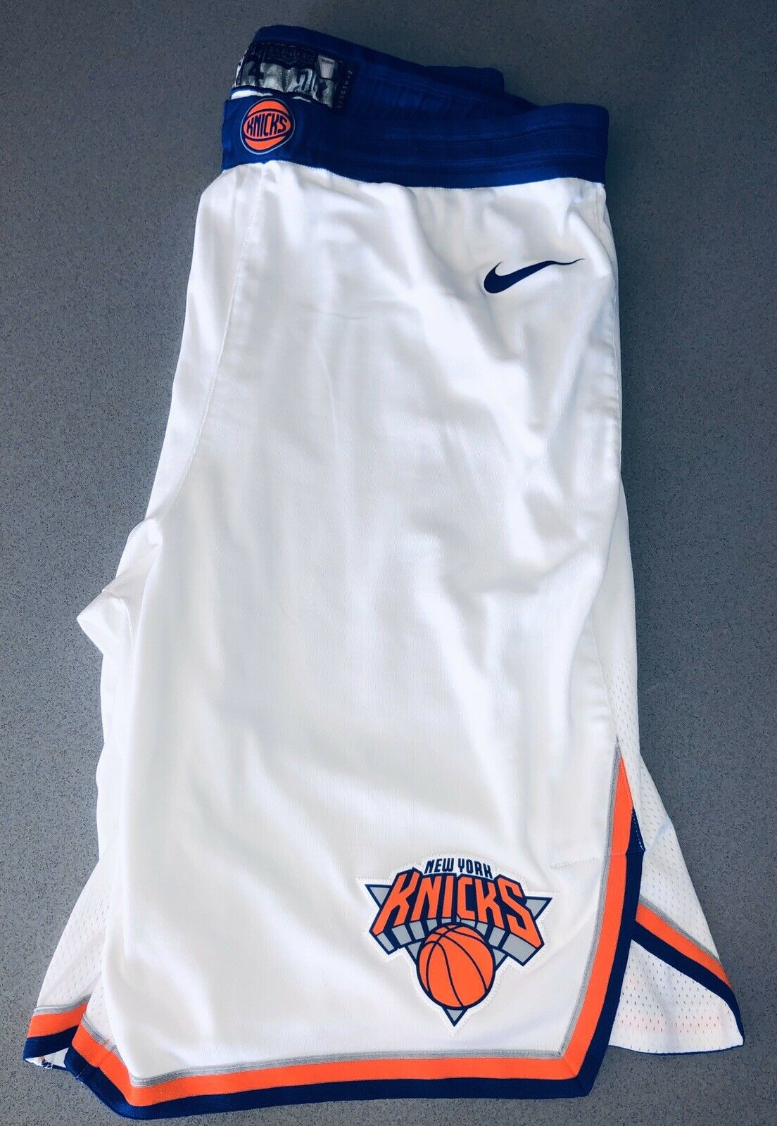 Isaiah Hicks York Knicks NBA Game Worn 4 (XXL) White Shorts (STEINER ...