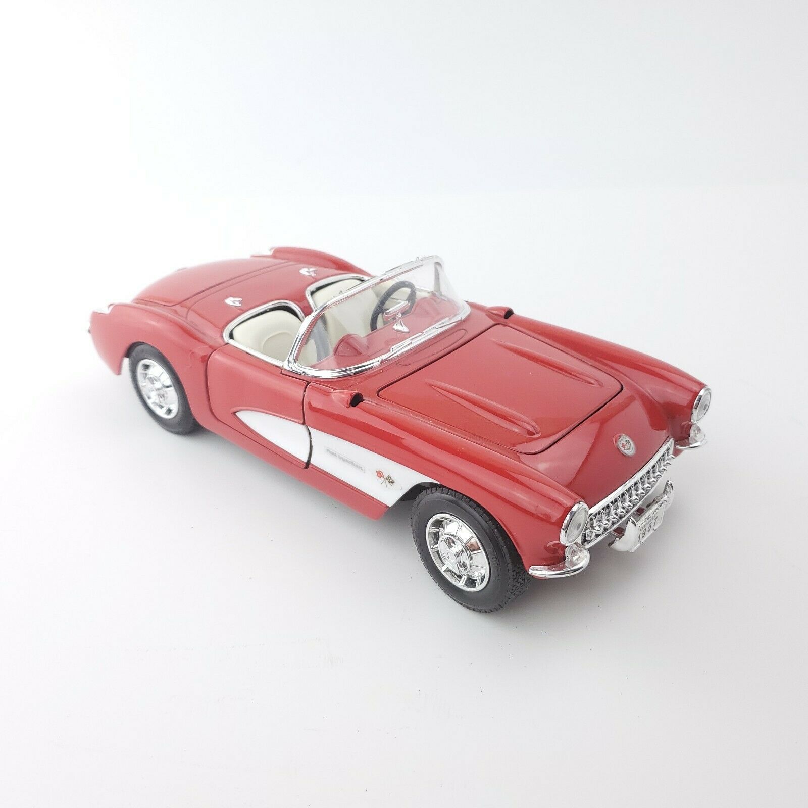 1957 Chevrolet Corvette Convertible Road Signature 1/18 Scale Diecast ...