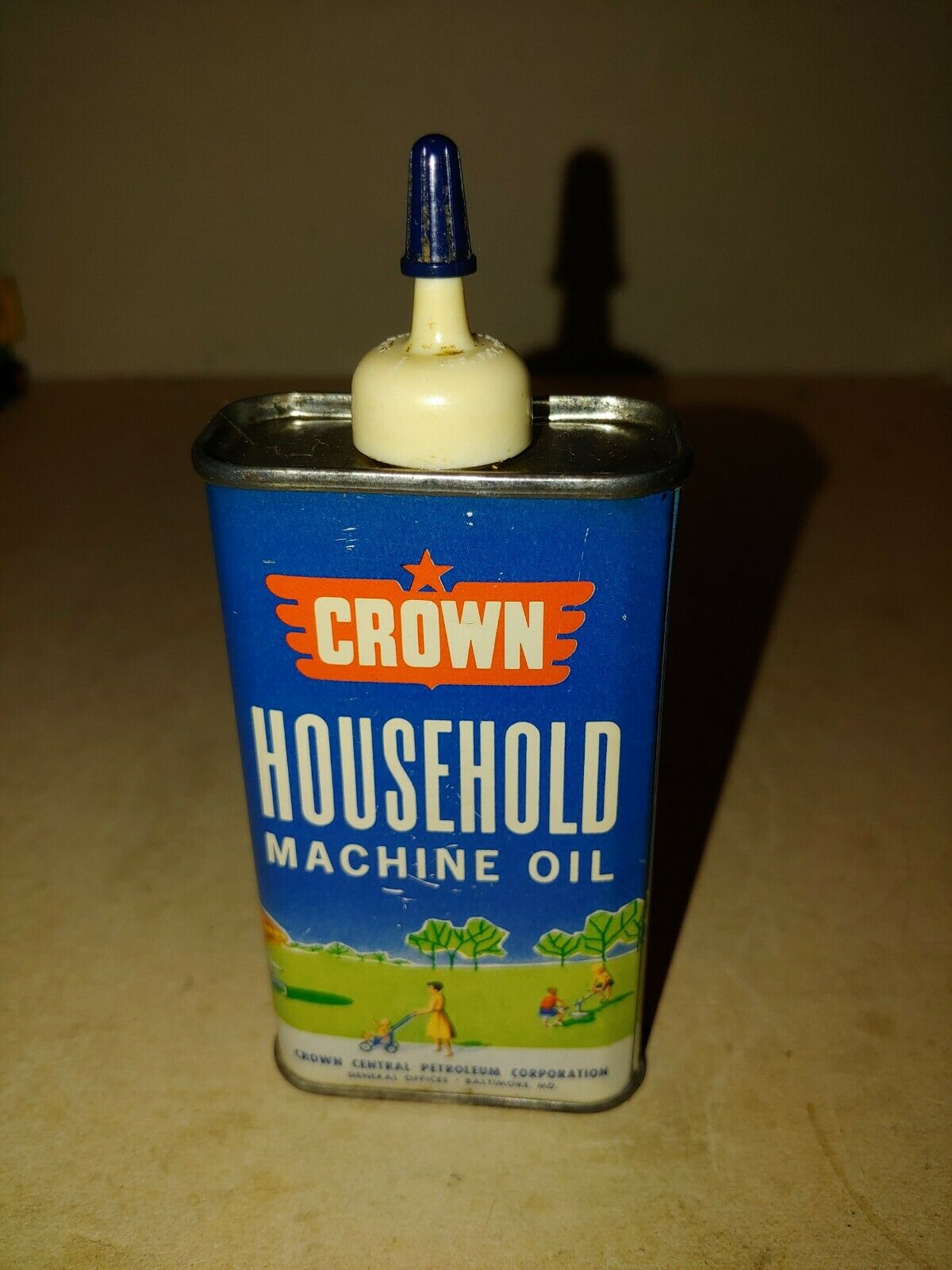 Vintage CROWN Household/Handy Oil Can Machine Oil Can FULL NEAT ...