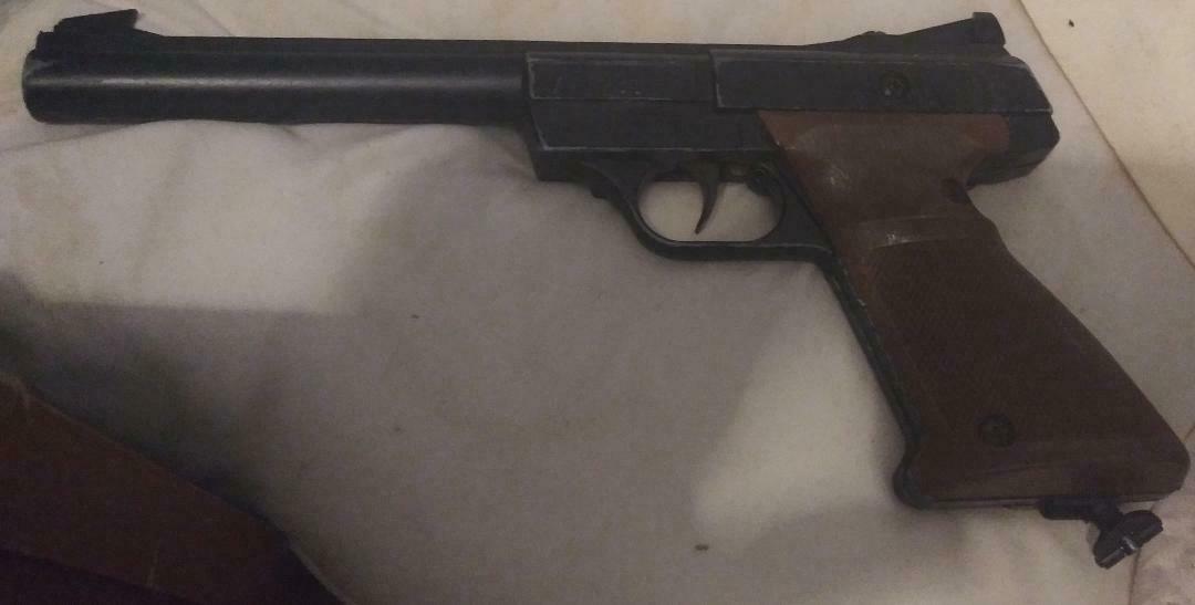 VINTAGE CROSMAN AIR GUN 1600 POWERMATIC AUTOMATIC BB PISTOL | #18260724
