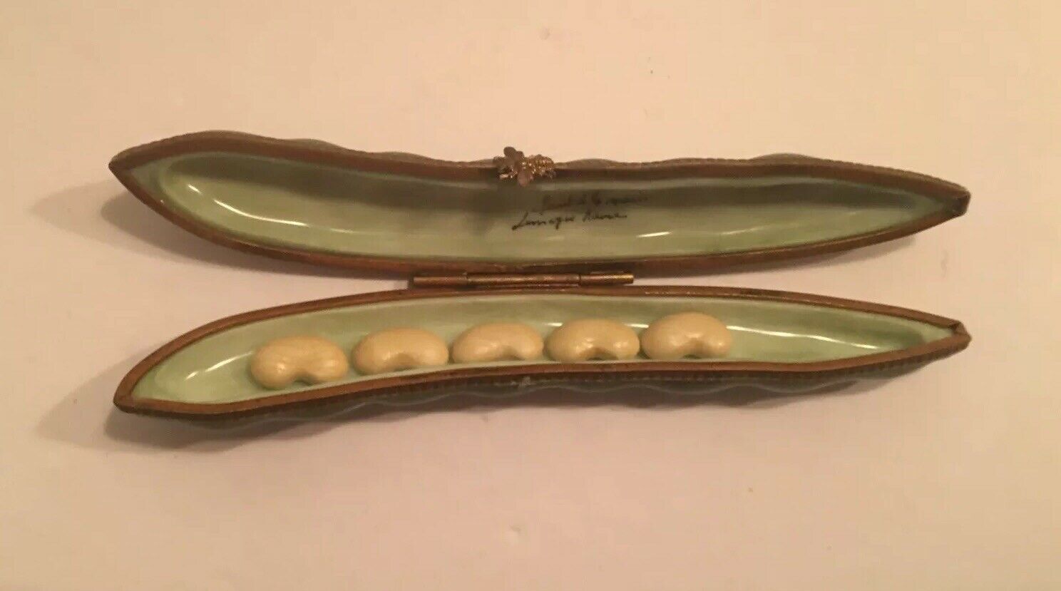 LOVELY VINTAGE LIMOGES FRANCE PEINT A LA MAIN BEANS IN A POD TRINKET ...