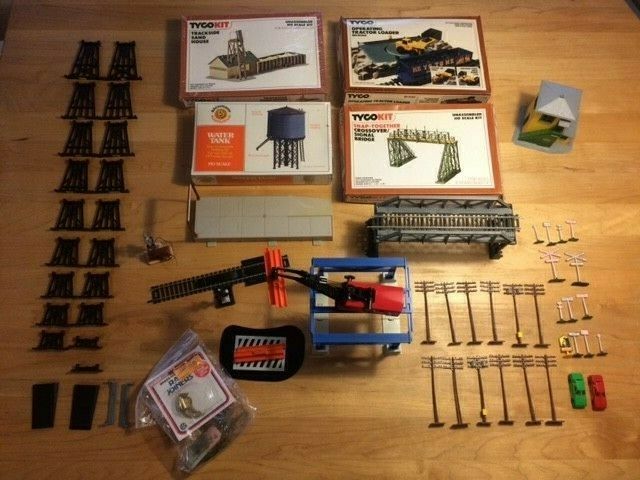 Vintage TYCO KIT HO Train Buildings; Water Tank, Trestle, Sand House ...