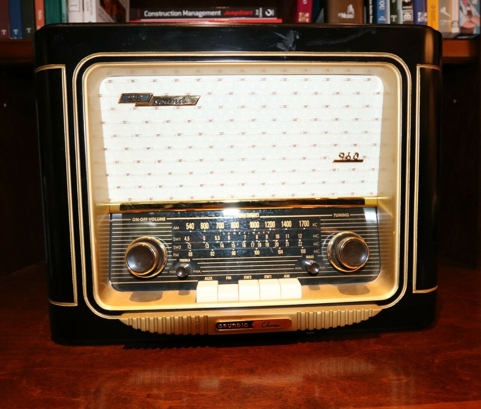 GRUNDIG CLASSIC Edition 960 Am/Fm/Short Wave Radio Just In Time ...