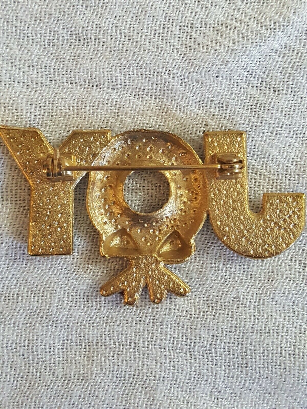 Vintage Holiday Christmas Joy Brooch Pin Red Wreath | #17541055