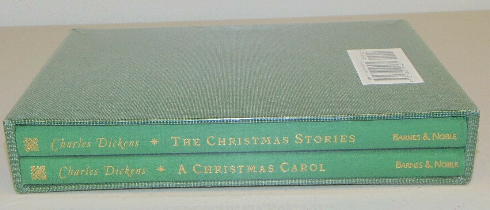 Charles Dickens - A CHRISTMAS CAROL & The Christmas Stories 2 Book Set ...